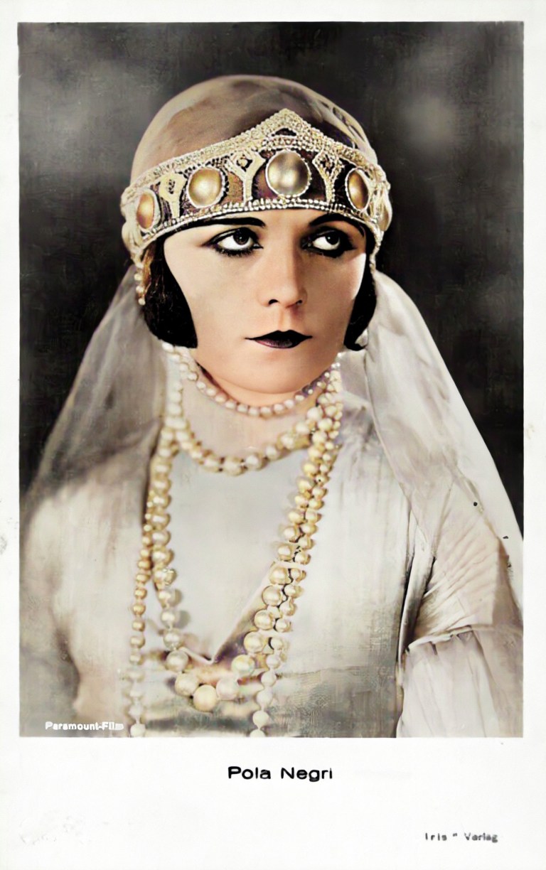 OLD HOLLYWOOD IN COLOR | …because it was never black & white | Page 2